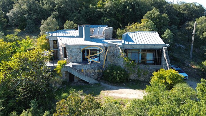 Maison à vendre - Salavas - 11 pièces - 6 chambres