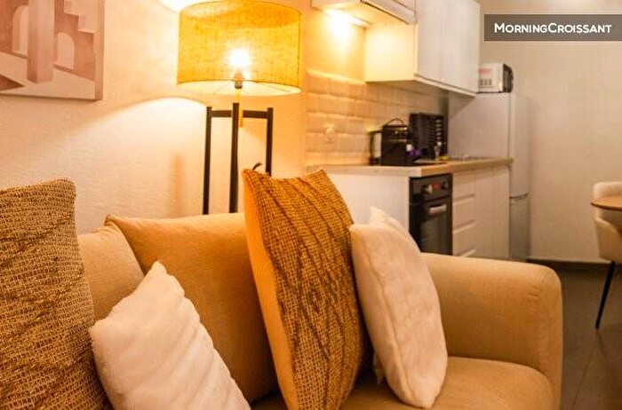 Appartement à louer - Zone Pietonne, Avignon - 2 pièces - 1 chambre