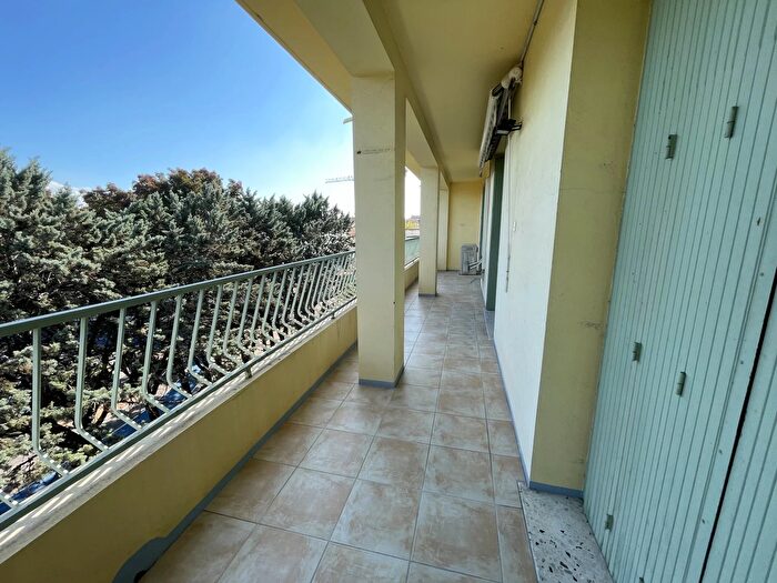 Appartement à vendre - Cavaillon, Centre-ville - 4 pièces - 2 chambres