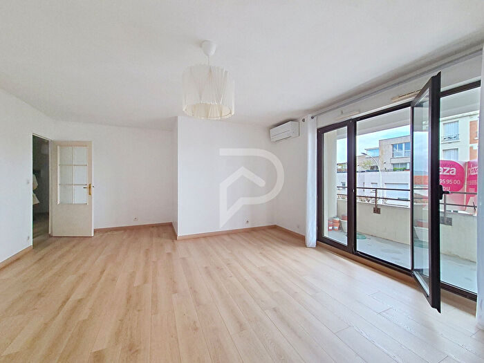 Issy-les-Moulineaux, Les Epinettes, Le Fort, Les Hauts d'Issy : Appartement 3 pièces à vendre