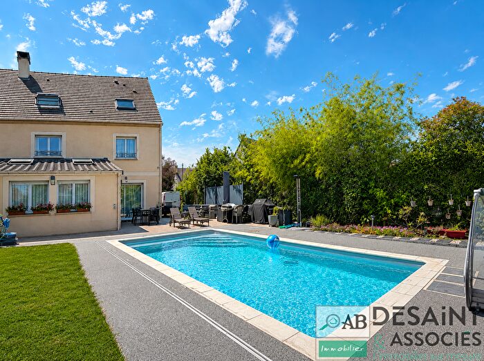 Maison 7 pièces à Villeneuve-Saint-Denis, à vendre