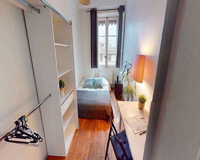 Appartement à louer - Vieux Lyon, Lyon ème arrondissement - 4 pièces - 4 chambres