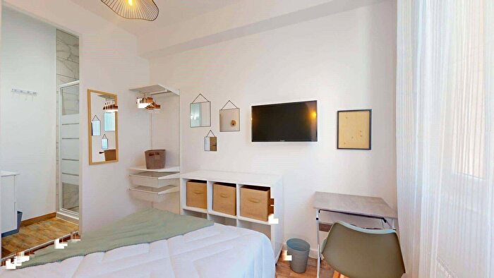 Appartement à louer - Clairmarais-Charles Arnould, Reims - 1 pièce