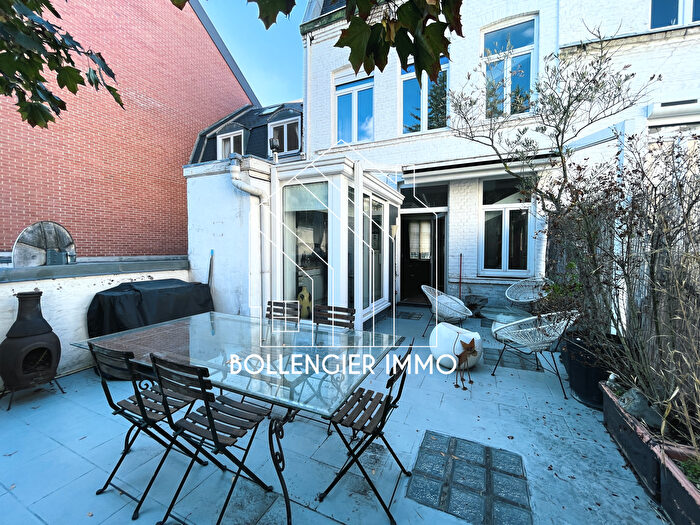 Lille, Centre-ville, Euralille : Maison 8 pièces à vendre