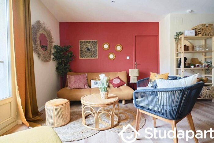 Appartement à louer - Centre Ville, Reims - 1 pièce - 2 chambres