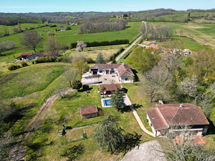 Maison à vendre - Simorre - 7 pièces - 6 chambres