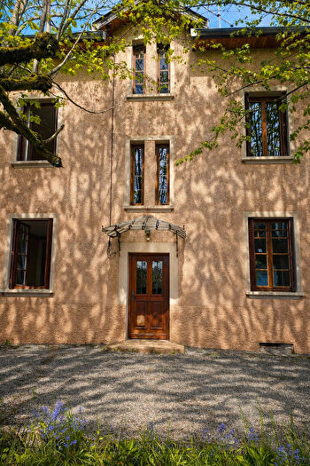 Maison à vendre - Les Avenières - 9 pièces - 6 chambres