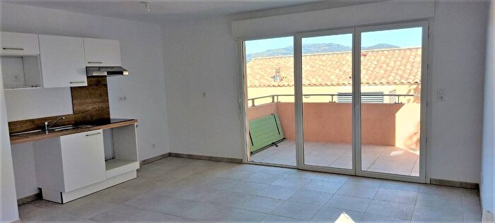 Appartement à louer - Nord, Cogolin - 3 pièces - 2 chambres