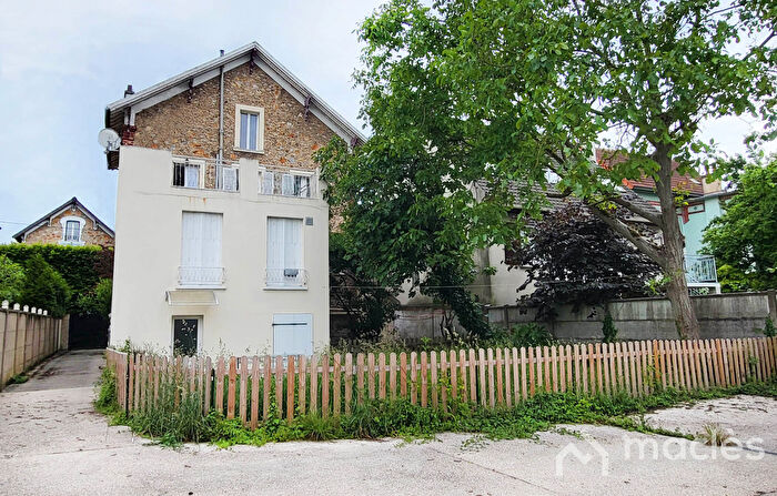 Maison à vendre - Chelles, Arcades, Castermant - 11 pièces - 6 chambres