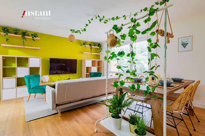 Appartement à louer - Lyon e , Ménival, Battières, La Plaine - 1 pièce - 1 chambre