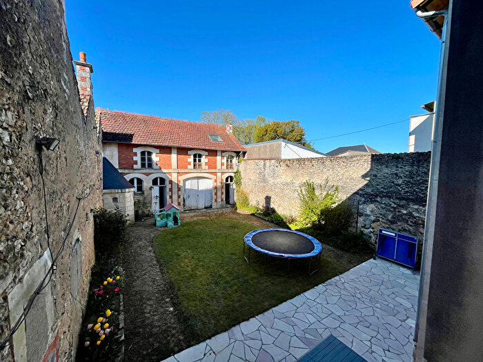 Couhé : Maison 7 pièces à vendre