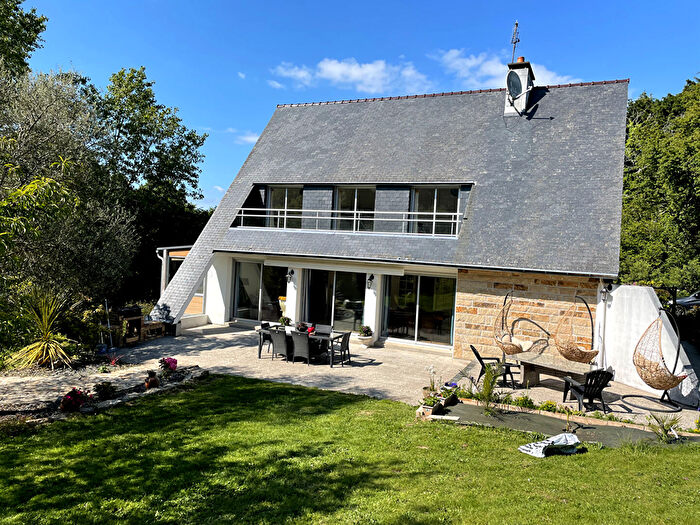 Maison à vendre - Plonéour-Lanvern - 6 pièces - 4 chambres