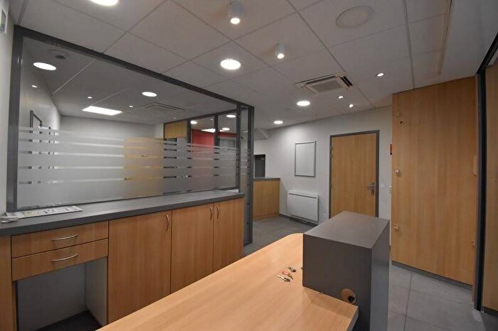 Appartement à louer - Saint-Agrève - 6 pièces - 5 chambres