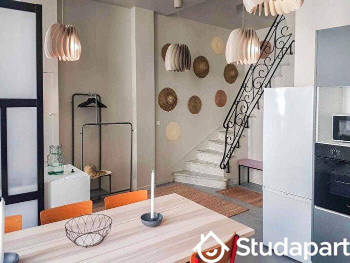 Appartement à louer - Saint Augustin, Tauzin, Alphonse Dupeux, Bordeaux - 1 pièce - 2 chambres