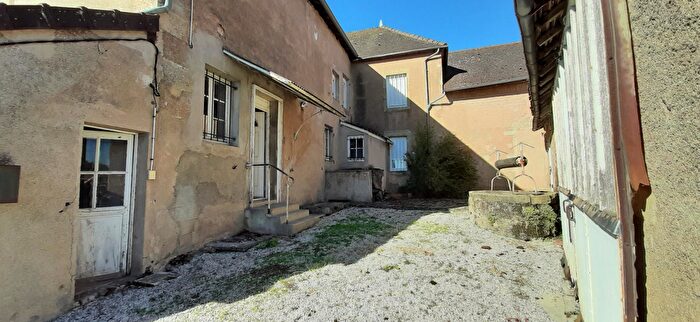 Marly-sur-Arroux : Maison 5 pièces à vendre