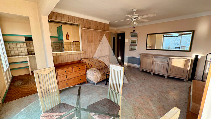 Appartement à vendre - Pertuis, Centre-ville, Fours à Chaux, Claret - 3 pièces - 2 chambres