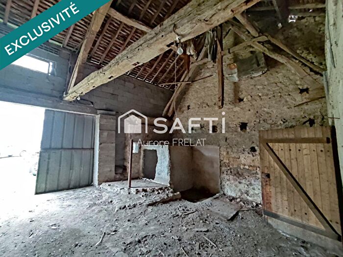 Maison 1 pièce à vendre à Sainte-Catherine-de-Fierbois