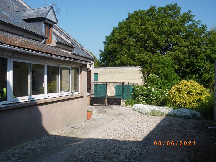 Maison à louer - Verneuil-sur-Serre - 7 pièces - 5 chambres