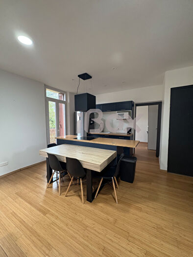 Appartement à vendre - Toulon, Saint-Roch - 3 pièces - 2 chambres