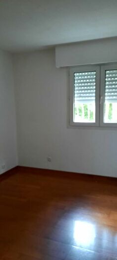 Mougins, Le Haut, Bréguières : Appartement 3 pièces à louer