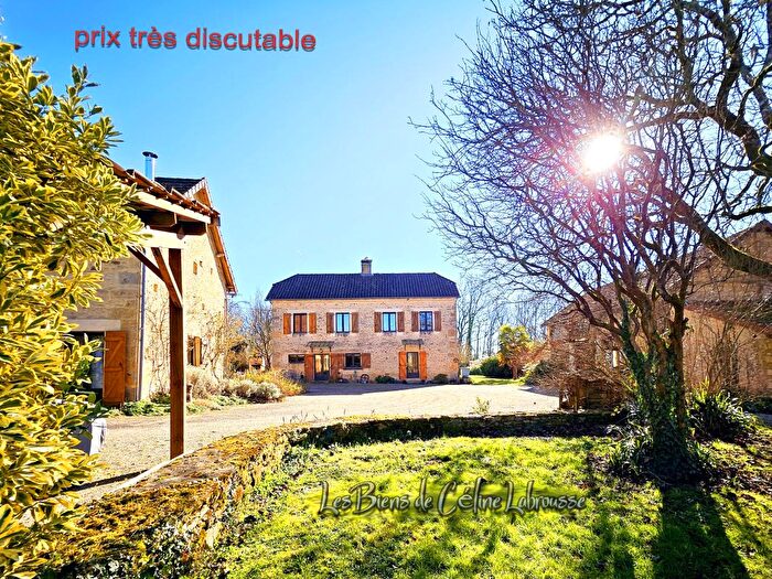 Maison à vendre - La Chapelle-Aubareil - 11 pièces - 10 chambres
