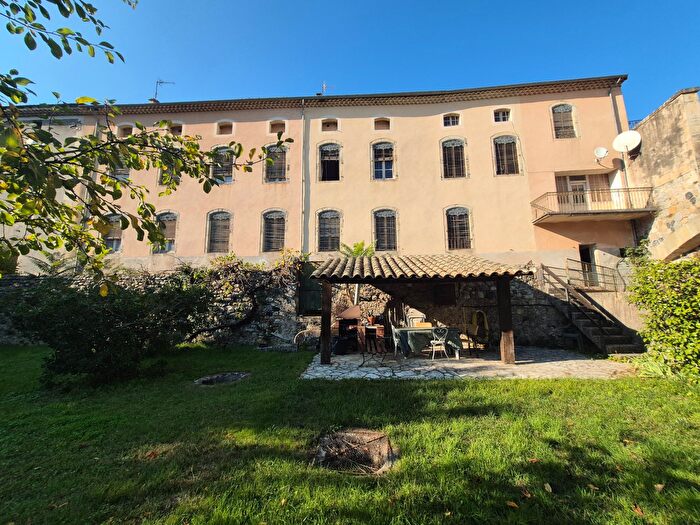 Appartement à vendre - Vals-les-Bains - 10 pièces - 5 chambres