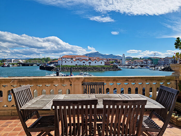 Appartement à vendre - Saint-Jean-de-Luz, Centre-ville - 7 pièces - 4 chambres