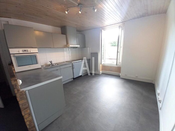 Mantes-la-Ville, Centre-ville : Appartement 2 pièces à louer