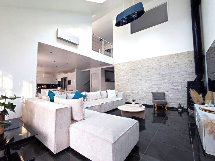 Maison à vendre - Asnières-sur-Oise - 7 pièces - 4 chambres