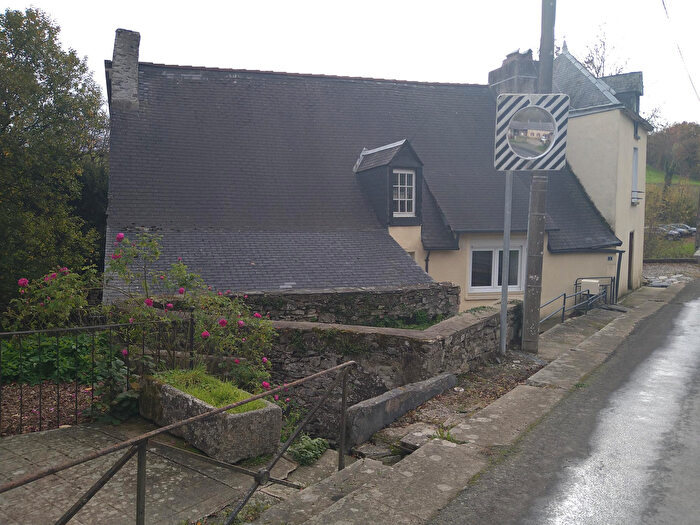 Maison à vendre - Saint-Georges-le-Gaultier - 9 pièces - 4 chambres