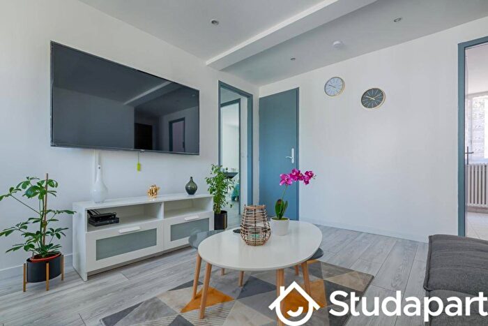 Appartement à louer - Van Gogh-Gambetta, Savigny-sur-Orge - 1 pièce - 1 chambre