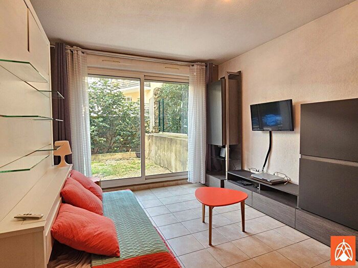 Centre Ville, Salon-de-Provence : Appartement 1 pièce à louer
