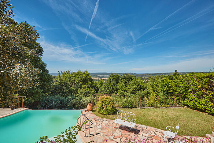 Maison 8 pièces à Éguilles, à vendre