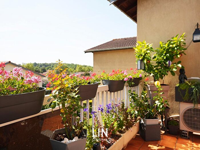 Décines-Charpieu, Bonneveau : Appartement 3 pièces à vendre