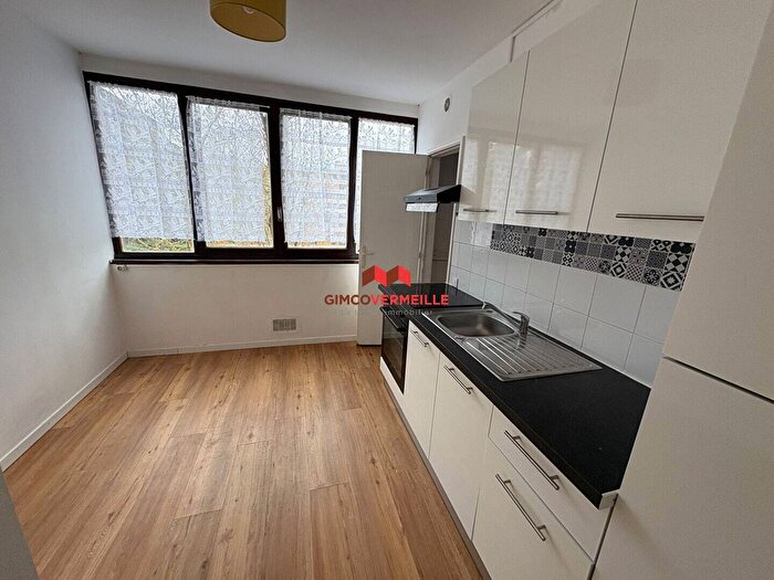 Appartement à louer - Parc Saint Cyr-Haut de Fontenay, Fontenay-le-Fleury - 2 pièces - 1 chambre