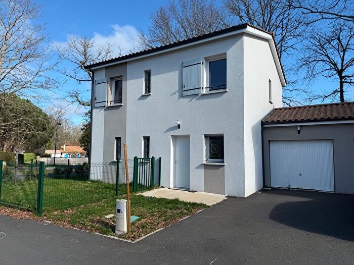 Maison à vendre - Saint-Michel-de-Rieufret - 5 pièces - 4 chambres