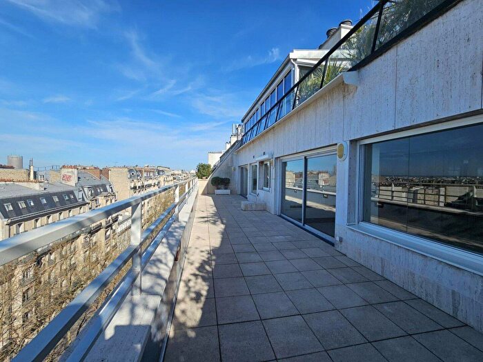 Appartement à louer - Porte Dauphine, Paris ème arrondissement - 2 pièces - 1 chambre