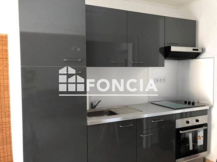 Appartement à louer - Casernes, Nîmes - 2 pièces - 1 chambre