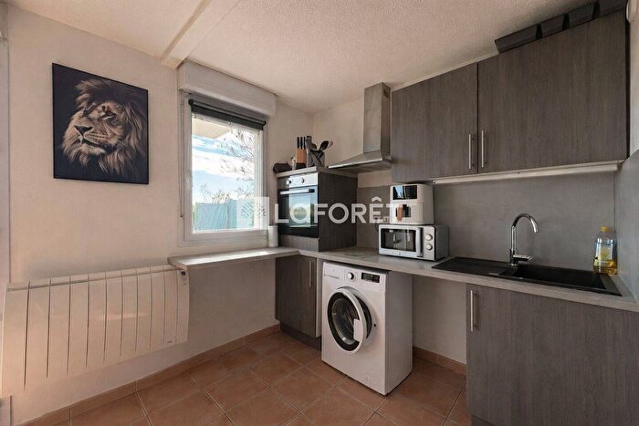 Appartement à louer - Saint-Laurent-sur-Saône - 2 pièces - 1 chambre