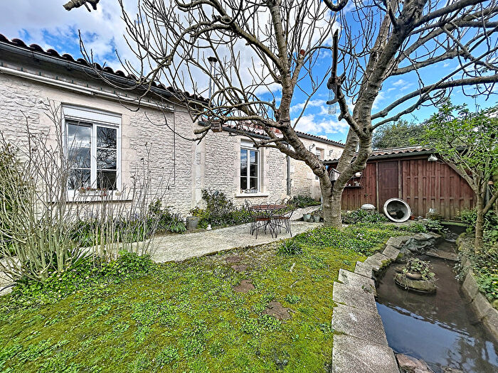 Maison à vendre - Tonnay-Charente - 5 pièces - 3 chambres