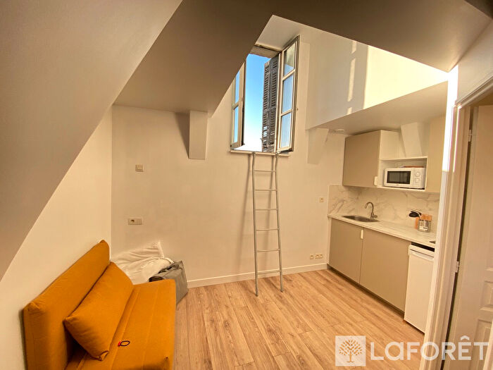 Appartement à louer - Périgueux, Centre-ville, La Gare, Saint-Martin - 1 pièce