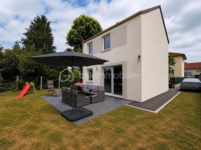 Maison 4 pièces à vendre à Montfermeil, Coudreaux