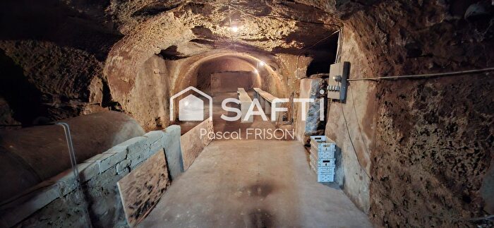 Maison à vendre - Saint-Étienne-de-Chigny - 4 pièces - 2 chambres