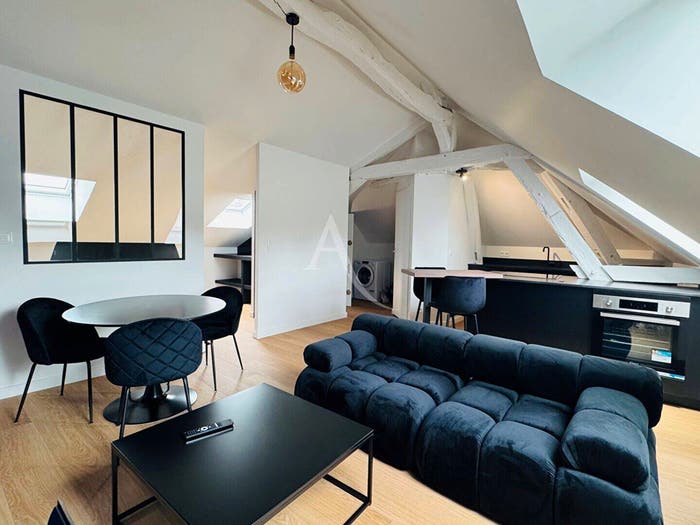 Centre Ville, Romorantin-Lanthenay : Maison 1 pièce à louer