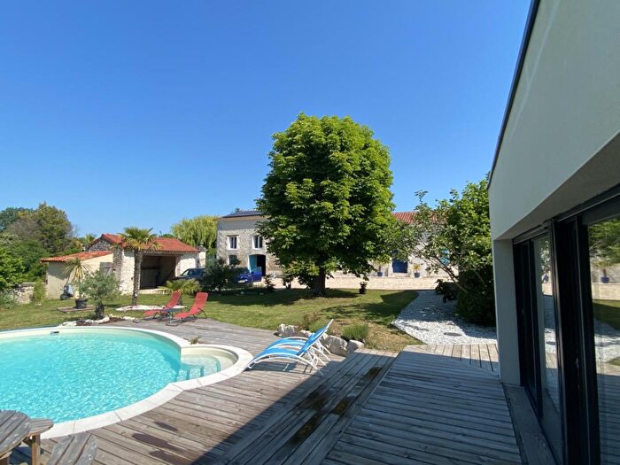 Maison à vendre - Cierzac - 8 pièces - 5 chambres