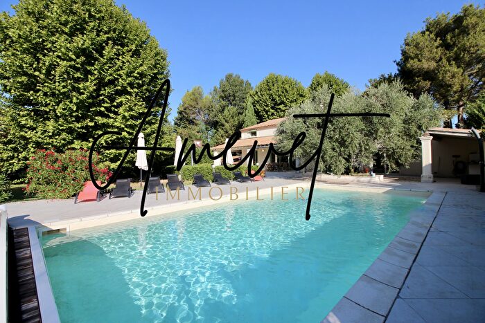 Maison à vendre - Saint-Saturnin-lès-Avignon - 11 pièces - 7 chambres