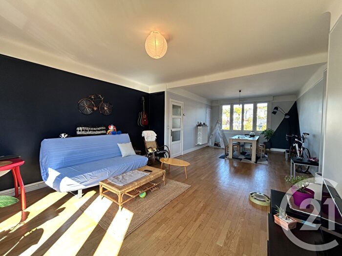 Appartement à vendre - Lisieux, Centre-ville - 3 pièces - 2 chambres