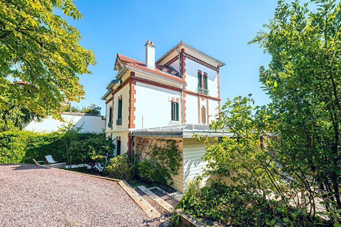 Suresnes, Plateau Ouest - Maison 8 pièces à vendre