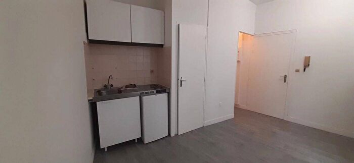 Appartement à louer - Vieil Angoulême-Centre Ville - 2 pièces - 1 chambre