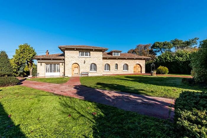 Maison à vendre - Eysines, Le Vigean - 8 pièces - 5 chambres